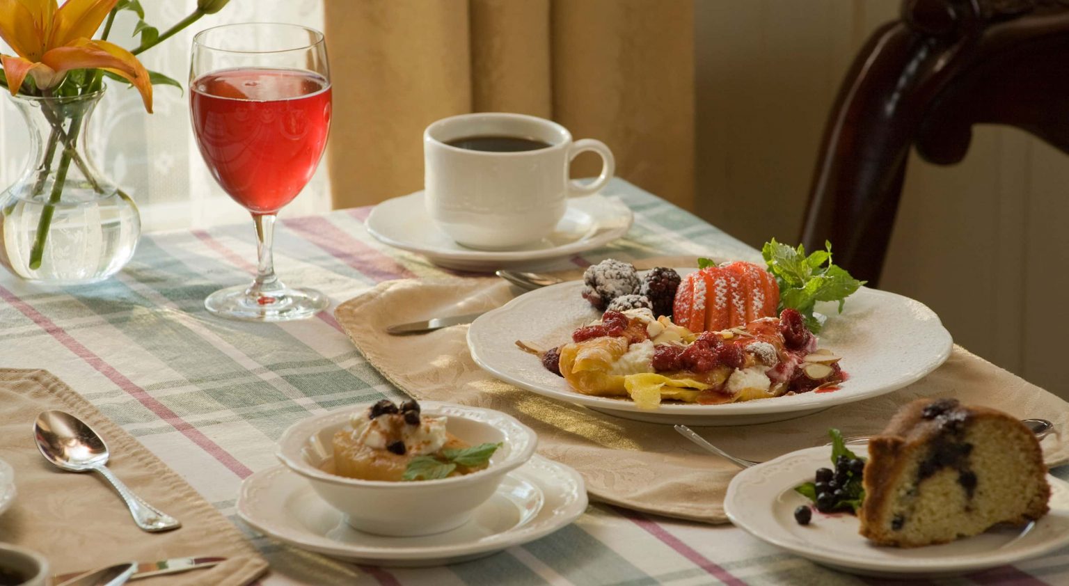 Rockland, Maine B&B | Deluxe Multi-Course Breakfast Served Daily