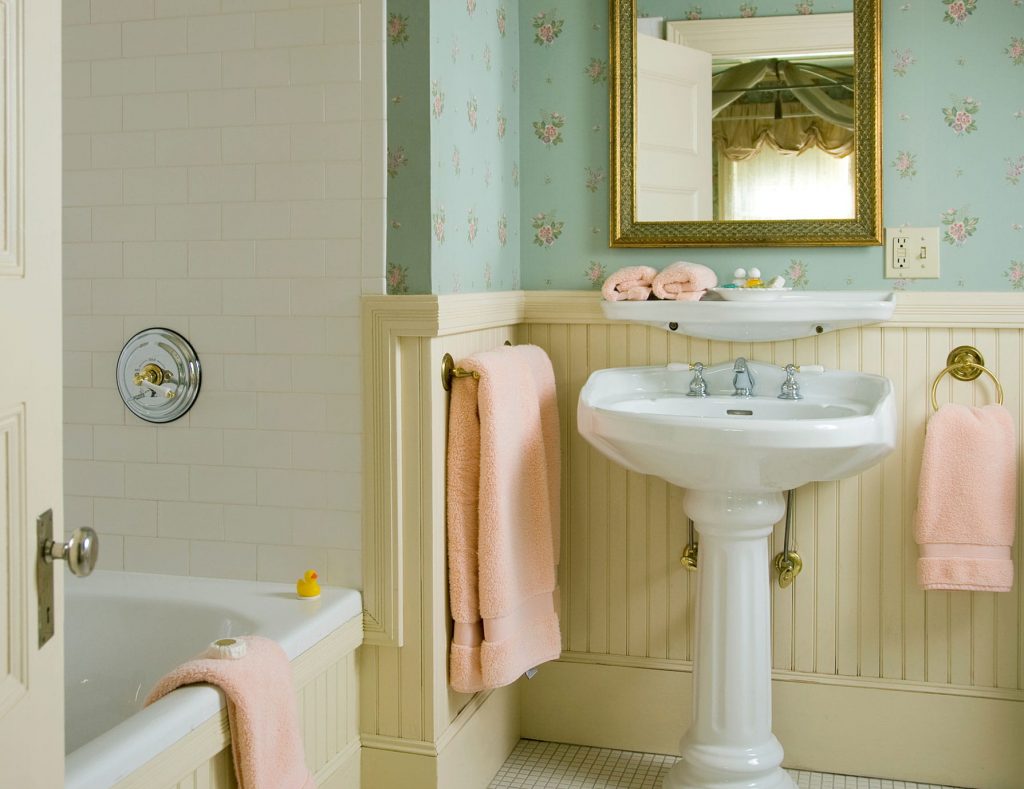 #1 Best Rockland Hotel | Deluxe Luxury Room with Fireplace